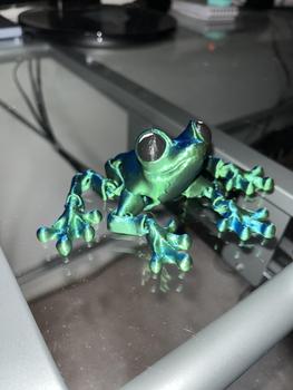 Whimsical Articulated Frog Figurine: Poseable Desk Pet for Imaginative ...